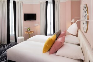 Chambre comfort double | 1 quarto, roupa de alta qualidade, secretária, quartos insonorizados 