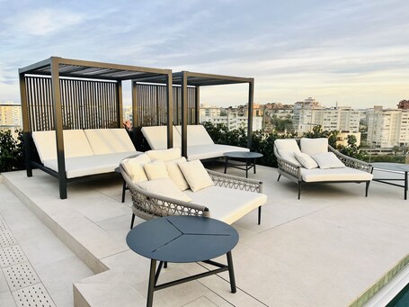Piscina no piso superior
