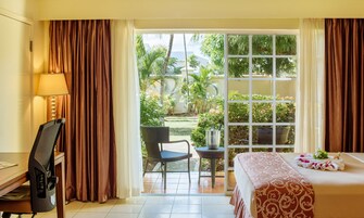 Minibar, cofre no quarto, cortinas/cortinados opacos 