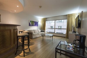 1 quarto, minibar, cofre no quarto, secretária 