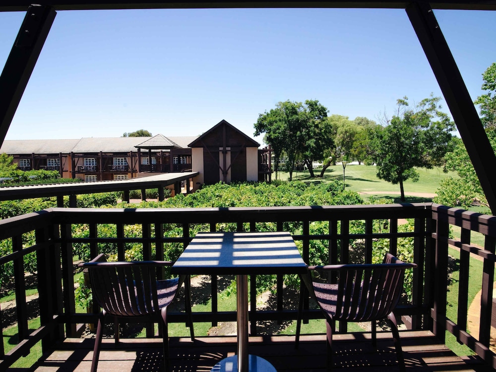 Novotel Swan Valley Vines Resort - Perth