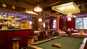 2 bares/lounges