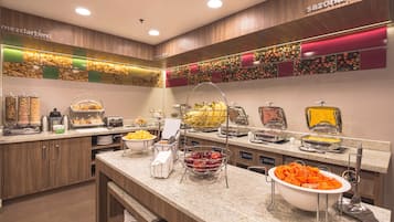 Pequeno-almoço tipo buffet diário incluído