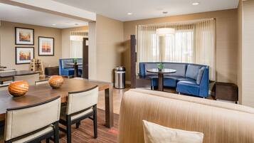 Área de estar no saguão