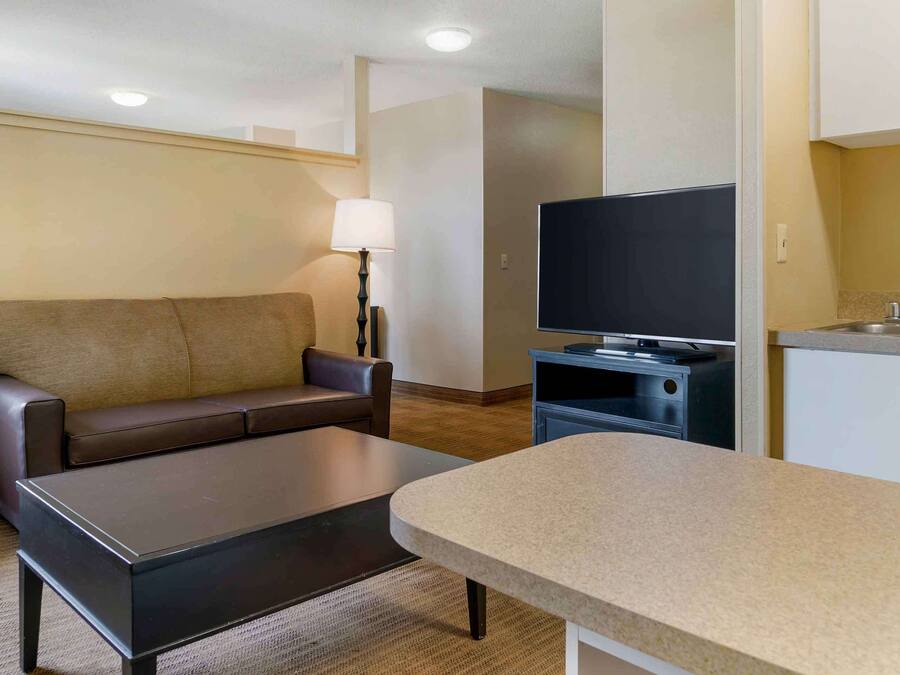 Secretária, secretária adequada para computadores portáteis