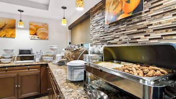 Café da manhã com buffet grátis