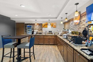 Pequeno-almoço tipo buffet incluído 