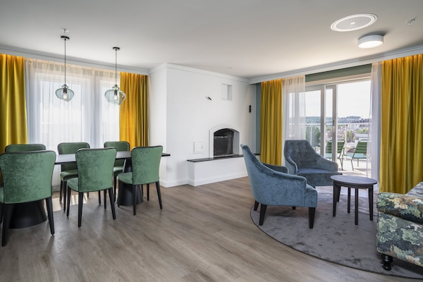 Roupa de alta qualidade, camas de colchão pillowtop, minibar