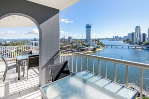 Quarto superior | Terraço/pátio