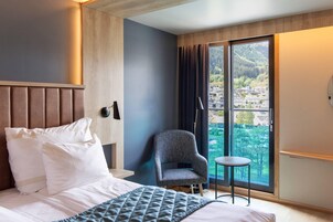 Quarto Superior, 1 cama de casal, não fumadores | Secretária, secretária adequada para computadores portáteis 