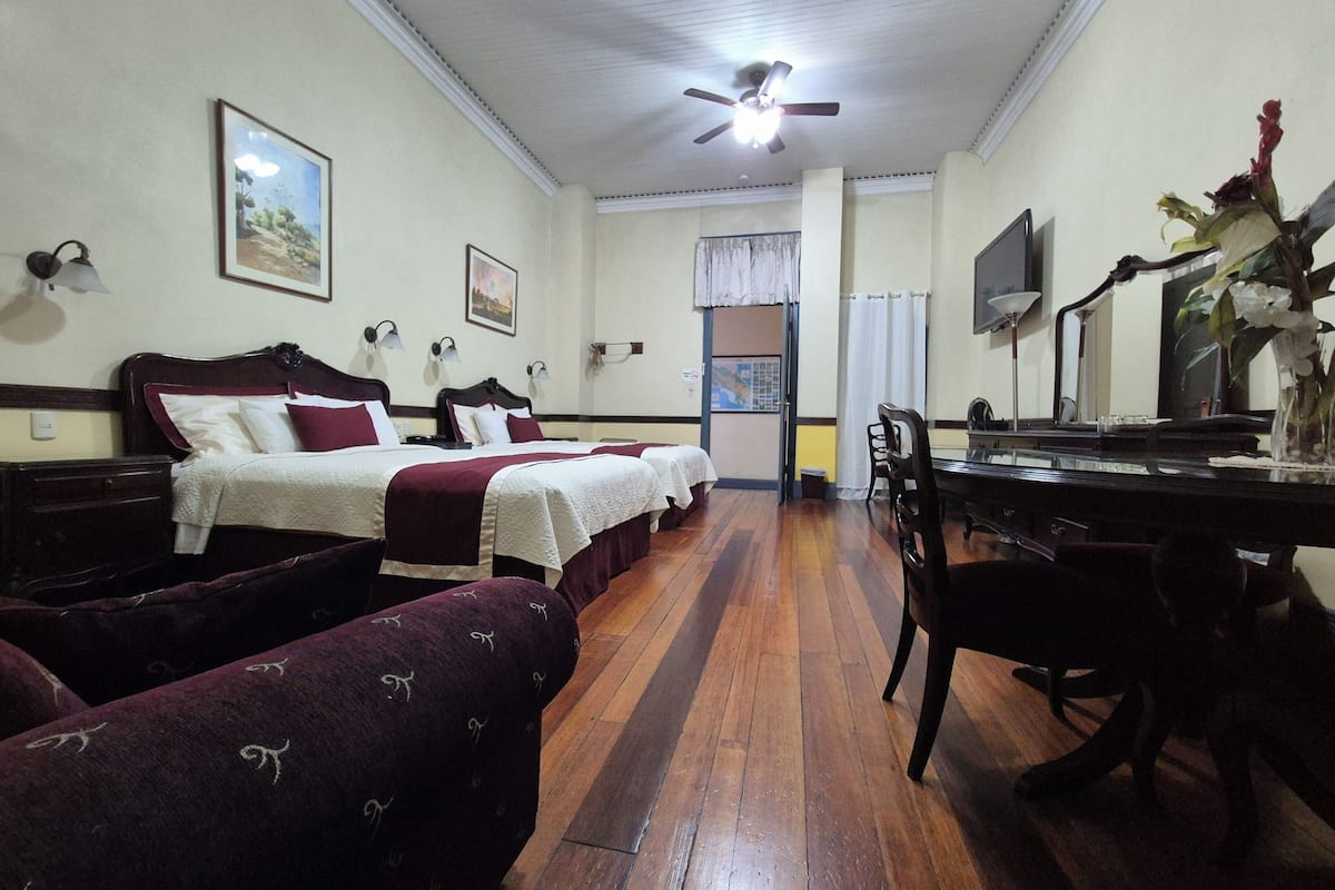 Original Superior Room, Two Queen Beds - Ground Floor | Roupa de alta qualidade, camas de colchão Select Comfort