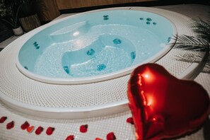 Sala(s) para tratamentos a casais, sauna, banheira de hidromassagem 