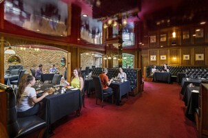 Café da manhã continental todos os dias (AUD 15 por pessoa) 