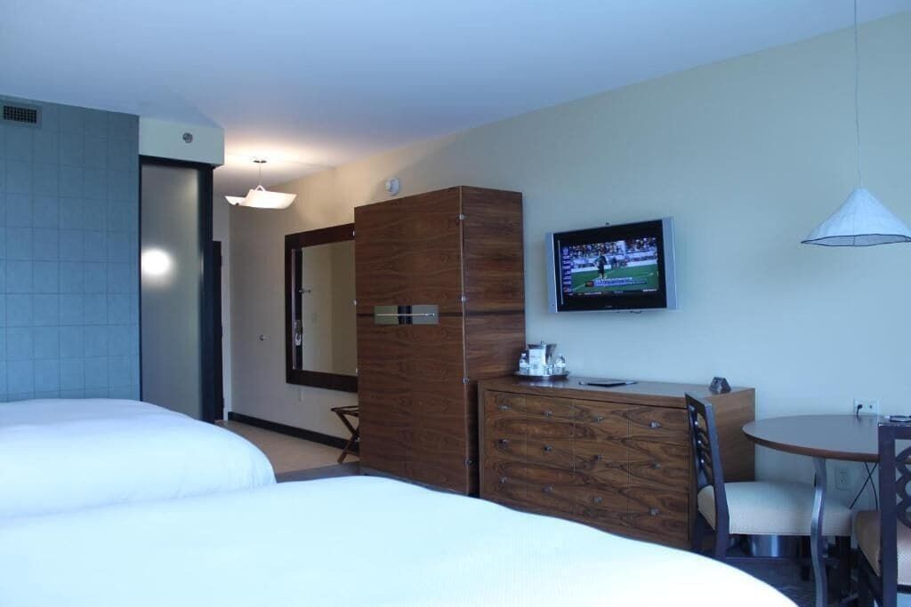 1 quarto, roupa hipoalergénica, cofre no quarto, secretária 