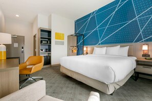 Escrivaninha, espaço de trabalho para notebook, cortinas blackout