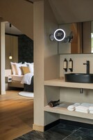 Suite-Estúdio Elite | Roupa hipoalergénica, cofre no quarto, secretária, Wi-fi grátis 