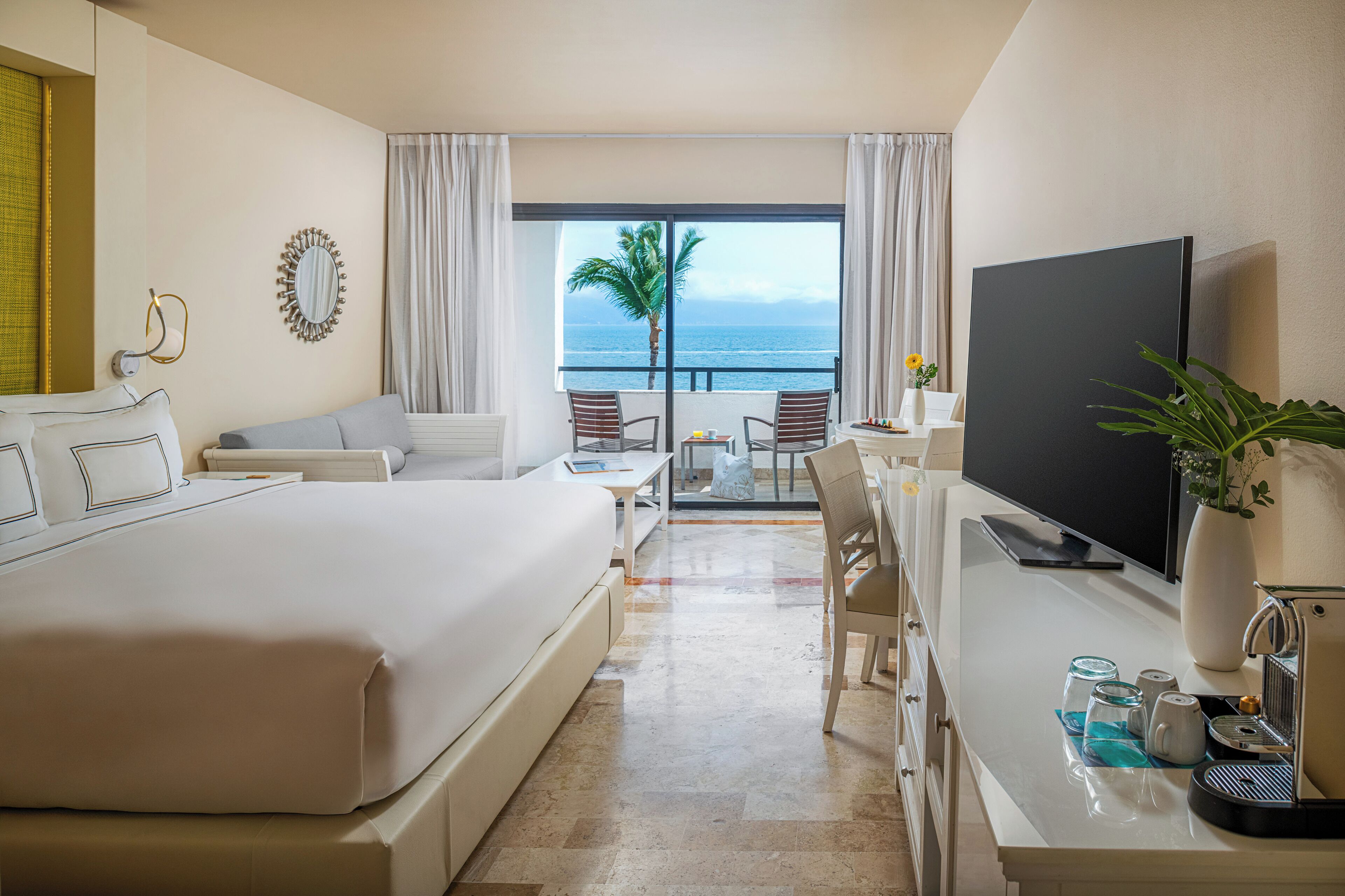 Premium Ocean Front | Frigobar (abastecido com itens grátis), cofres nos quartos