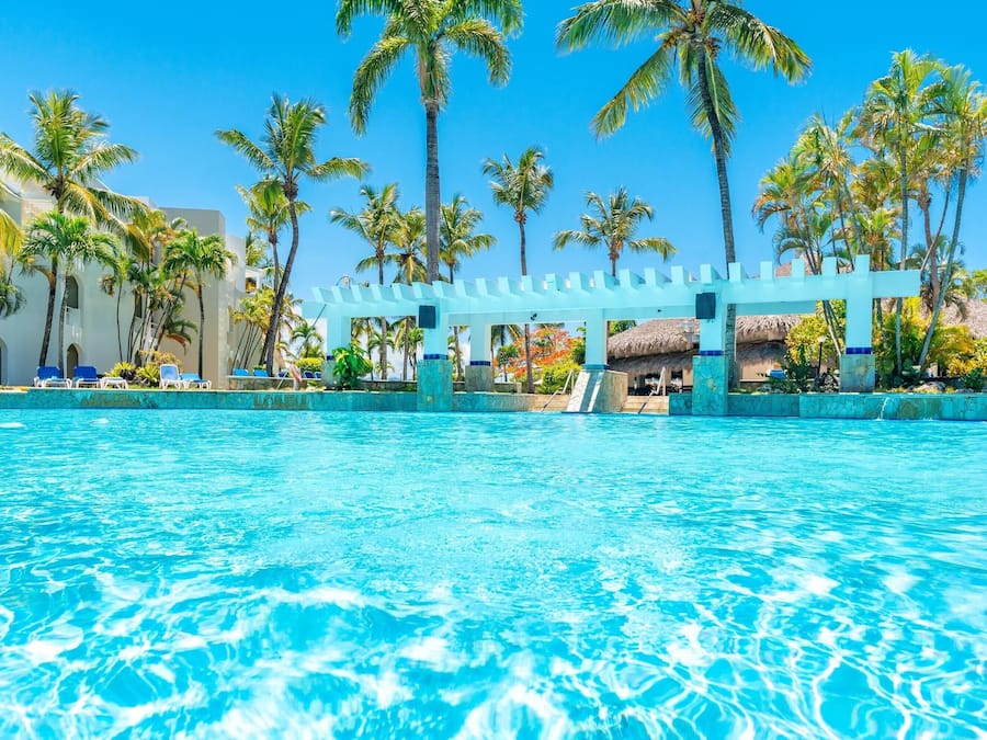 2 piscinas exteriores, espreguiçadeiras