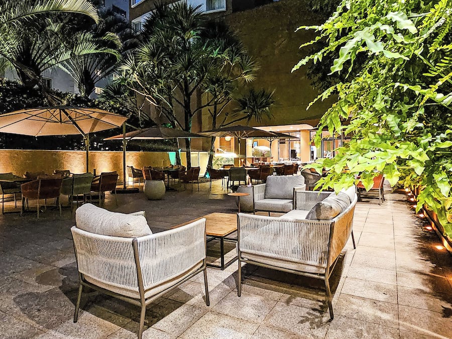 2 restaurantes, café da manhã, culinária internacional