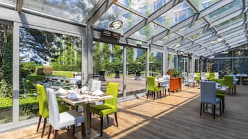 Café da manhã, almoço e jantar