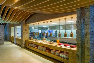 3 restaurantes, pequenos-almoços servidos, cozinha internacional 