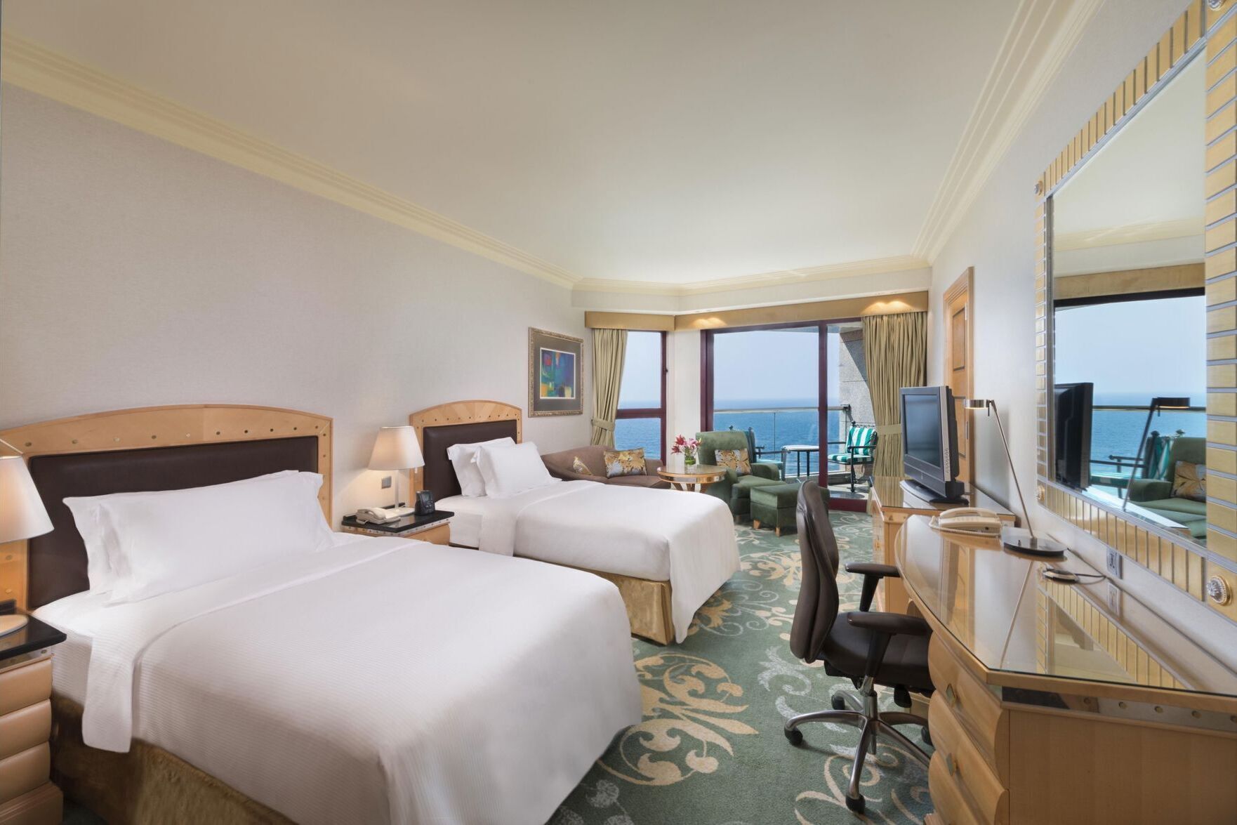 Minibar, cofre no quarto, com decoração personalizada 