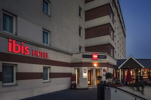 Fachada do alojamento (tarde/noite)