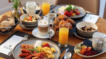 Pequeno-almoço tipo buffet diário mediante uma taxa