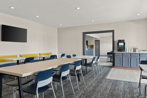 Café da manhã com buffet grátis todos os dias