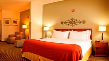 Escrivaninha, cortinas blackout, ferros/tábuas de passar roupa