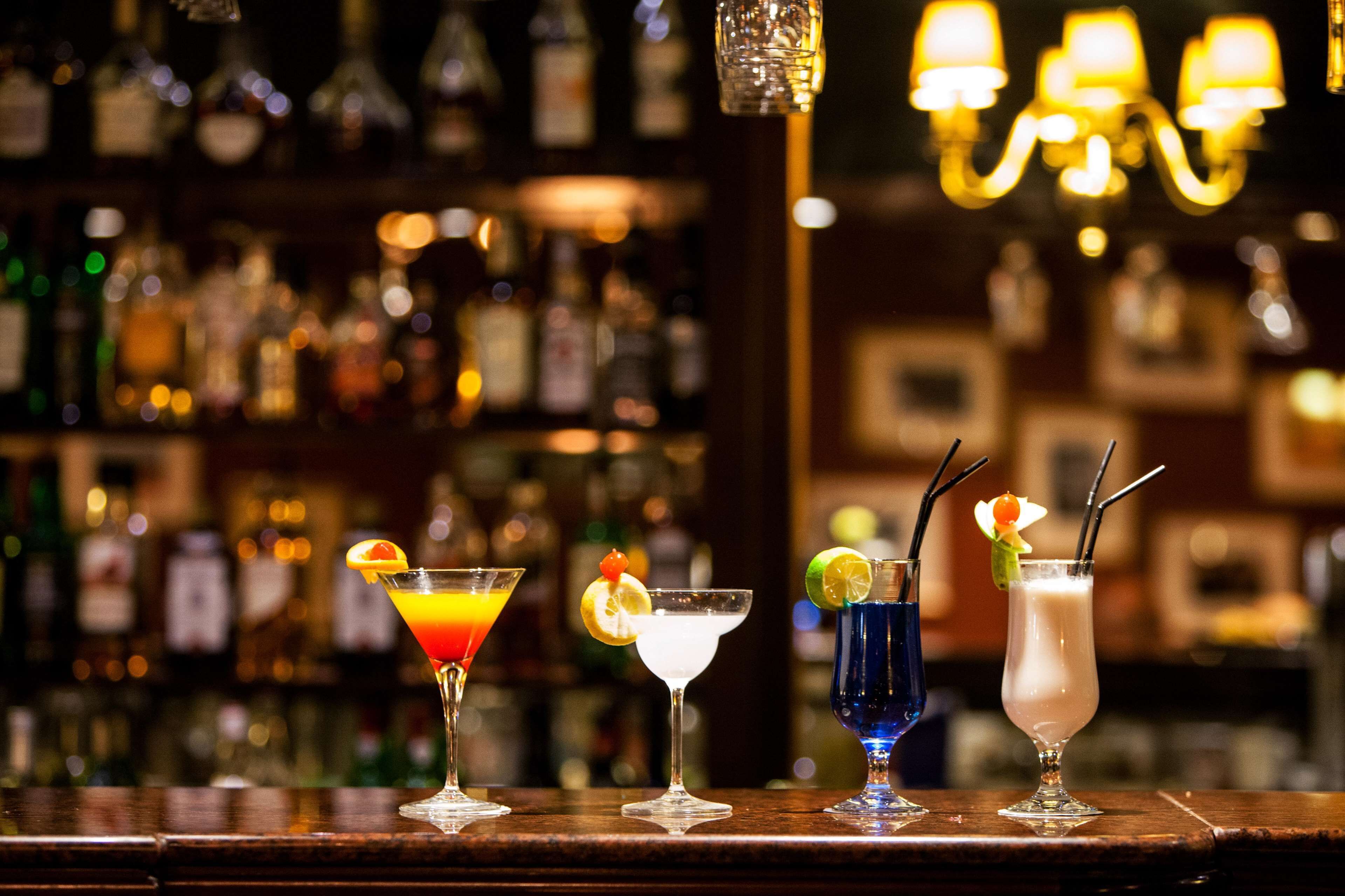 Serve almoços, jantares e happy hour 