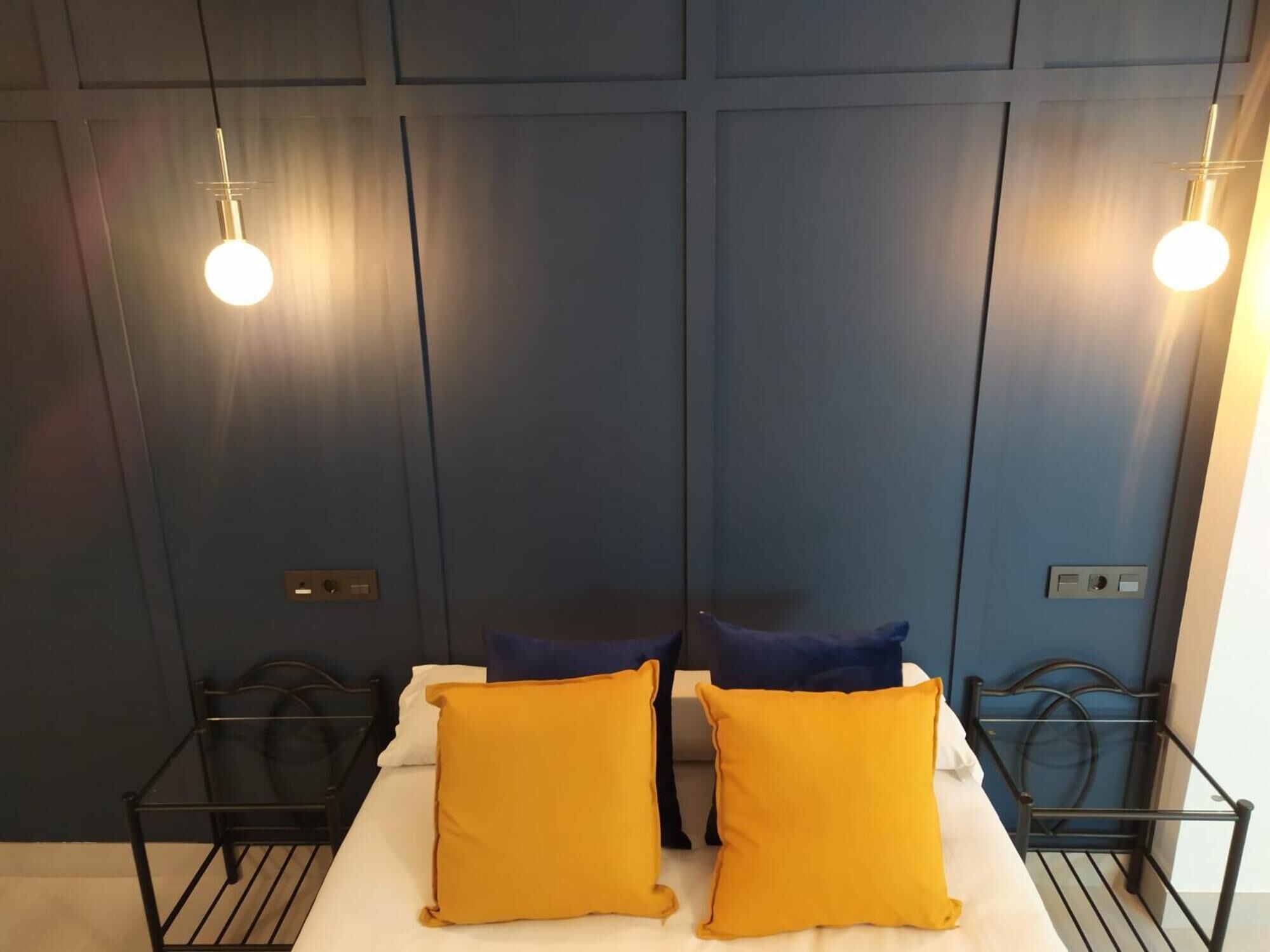 Secretária, Wi-fi grátis, roupa de cama fornecida 