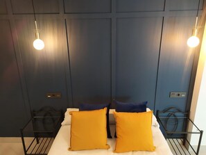 Secretária, Wi-fi grátis, roupa de cama fornecida 