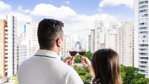 Quarto Standard, 1 cama de casal | Minibar, cofre no quarto, secretária, cortinas/cortinados opacos 
