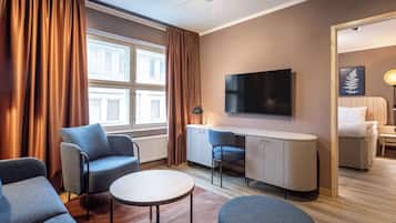 Suite Júnior | Roupa hipoalergénica, minibar, cofre no quarto, secretária