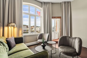 Quarto Deluxe | Roupa hipoalergénica, secretária, cortinas/cortinados opacos 