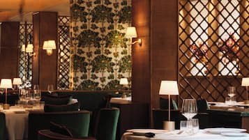 4 restaurantes: opção de café da manhã, almoço e jantar