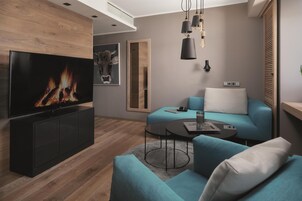 Escrivaninha, cortinas blackout, quartos à prova de som