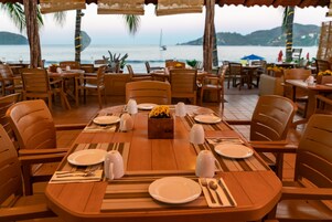 Café da manhã, almoço e jantar; culinária mexicana, vistas para o mar 