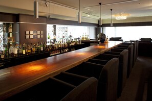 Este bar no lobby do hotel 
