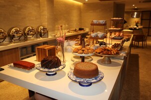 Pequeno-almoço tipo buffet diário incluído