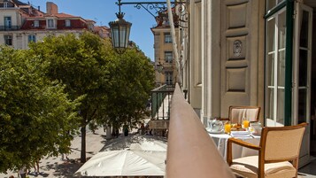Café da manhã com buffet grátis