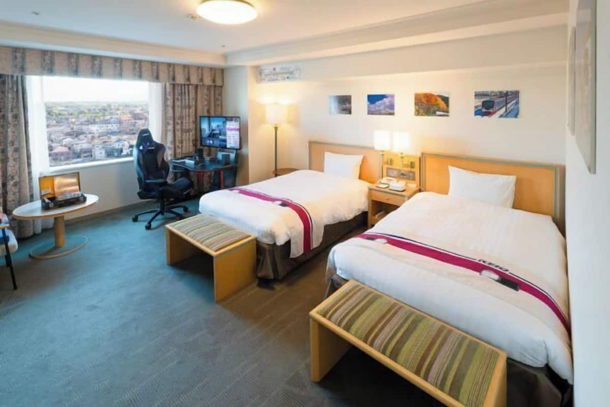 1 quarto, roupas de cama premium, cortinas blackout