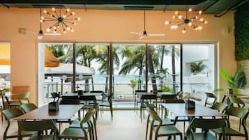 4 restaurantes, pequenos-almoços servidos, cozinha italiana