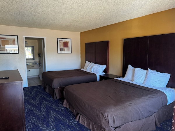 Guestplace Inn & Suites - Shasta Lake, CA