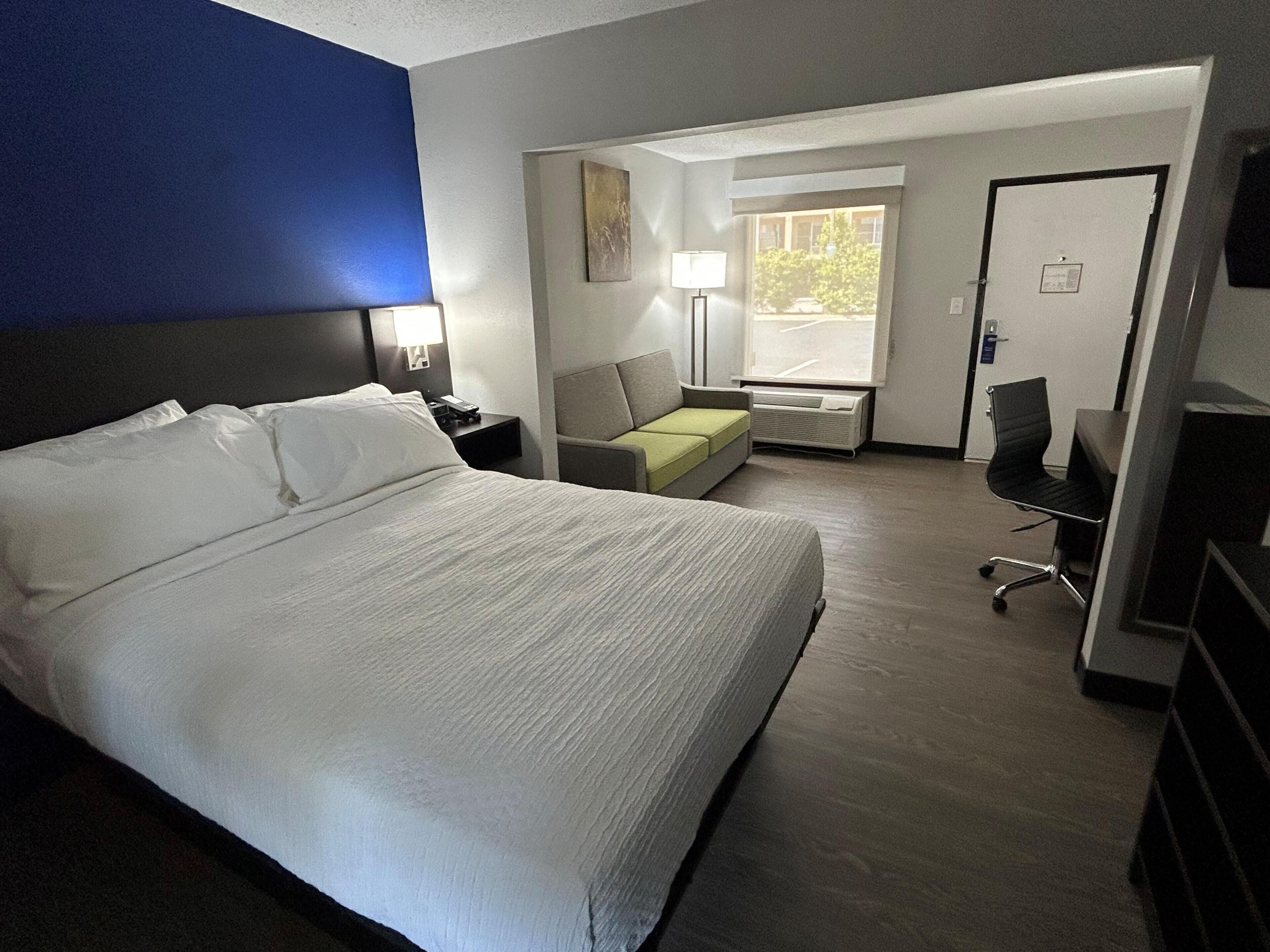 Quarto Standard, 1 cama queen-size, não fumadores, kitchenette (with Sofabed) | Cofre no quarto, secretária, internet com fios grátis 