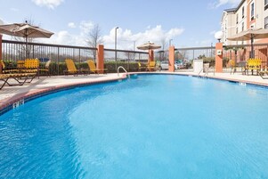 Piscina exterior sazonal 