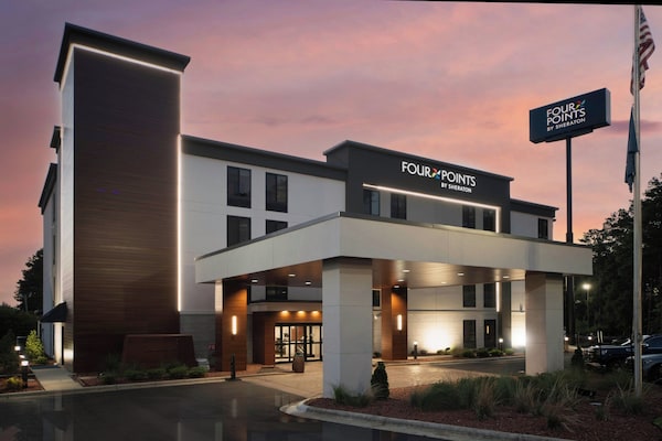 Four Points By Sheraton Fayetteville Fort Bragg - Fayetteville