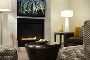 Suite Executiva | Secretária, cortinas/cortinados opacos, quartos insonorizados 