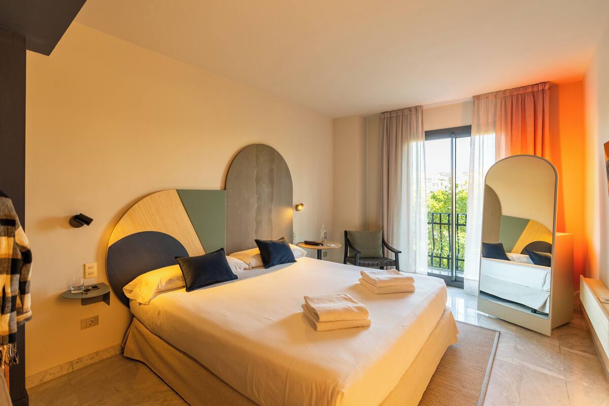Quarto Duplo, varanda, vista para o parque | Minibar, cortinas/cortinados opacos, Wi-fi grátis 